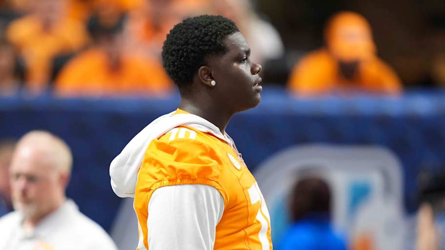 INJURY UPDATE: Tennessee Football Freshman OL David Sanders Jr. Out for ...