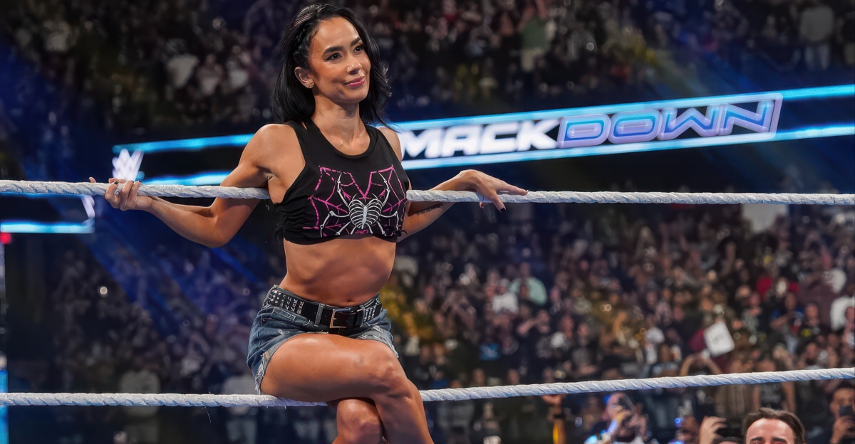 12 Opponents AJ Lee Should Face Now That She’s Back In The WWE
