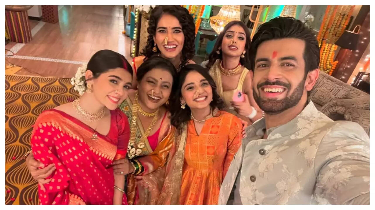 Pranali Rathod and Namik Paul get emotional as Kumkum Bhagya ends its ...