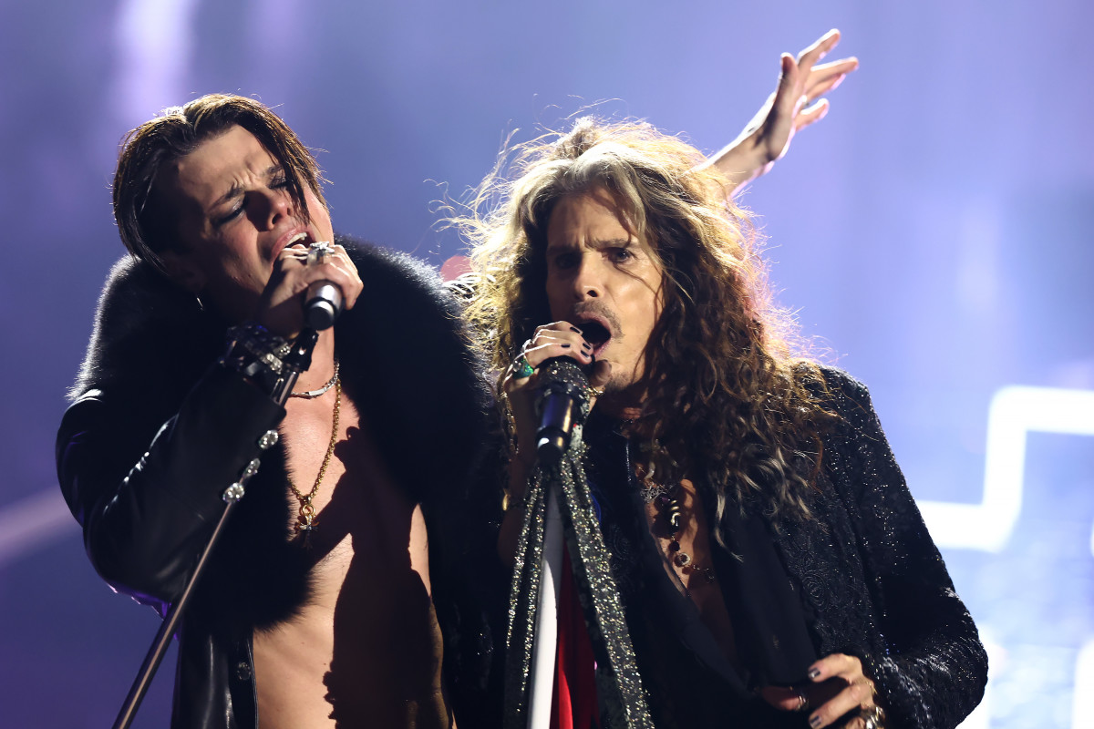 Yungblud Teases 'Secret' With Aerosmith's Steven Tyler After VMAs ...