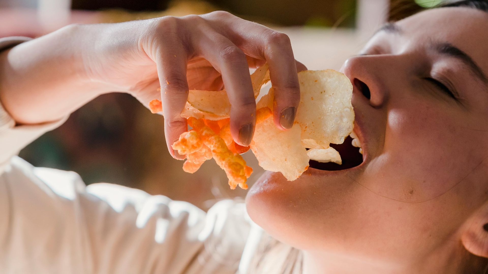 20 Bad Eating Habits Everyone's Guilty Of