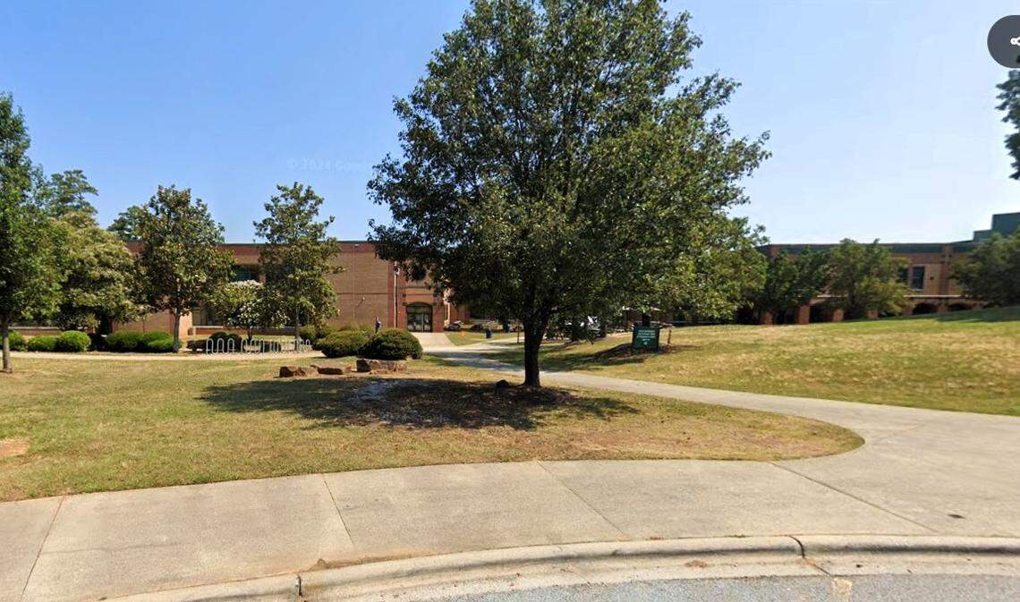 Chapel Hill high school staff injured after multiple student fights ...
