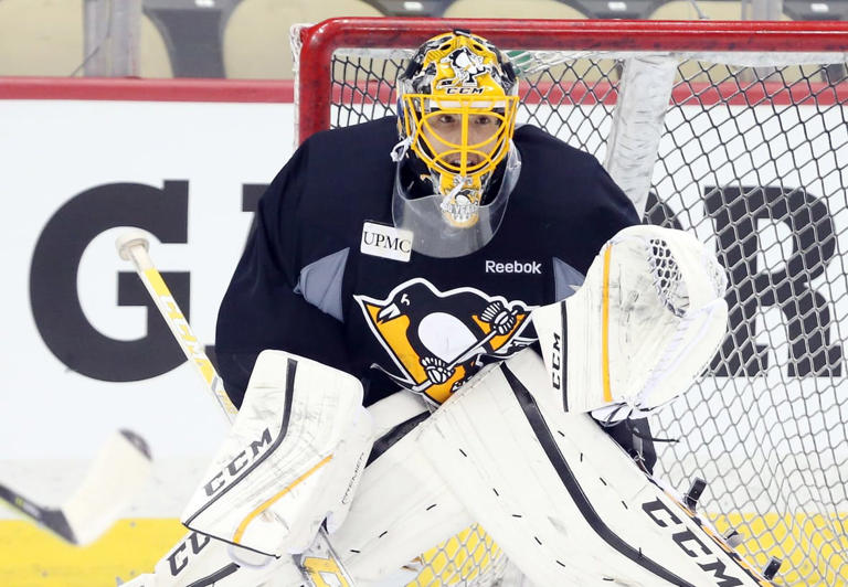 Fan Favorite and Future Hall of Famer Gets One Last Dance in Penguins ...