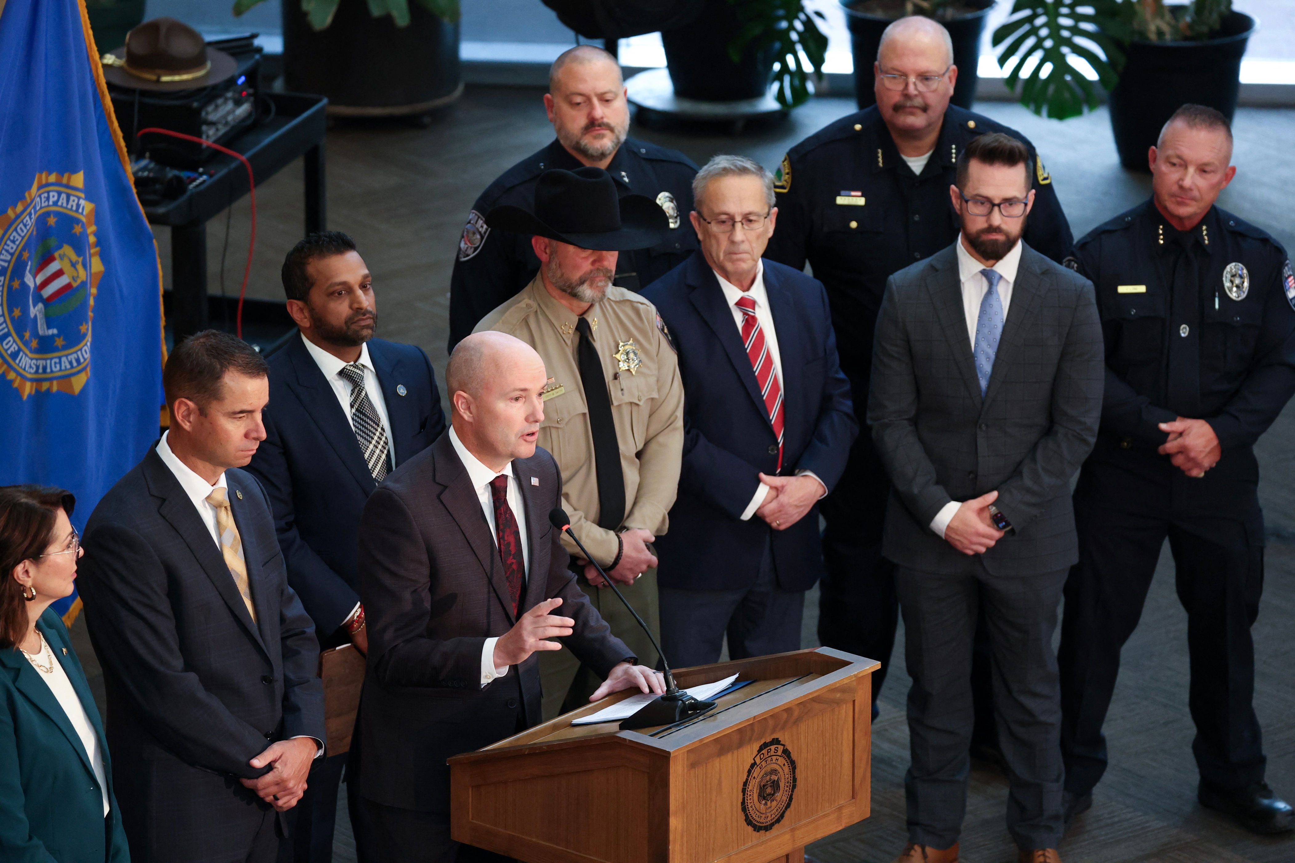 Emotional Utah Gov. Spencer Cox takes over presser on arrest of Charlie ...
