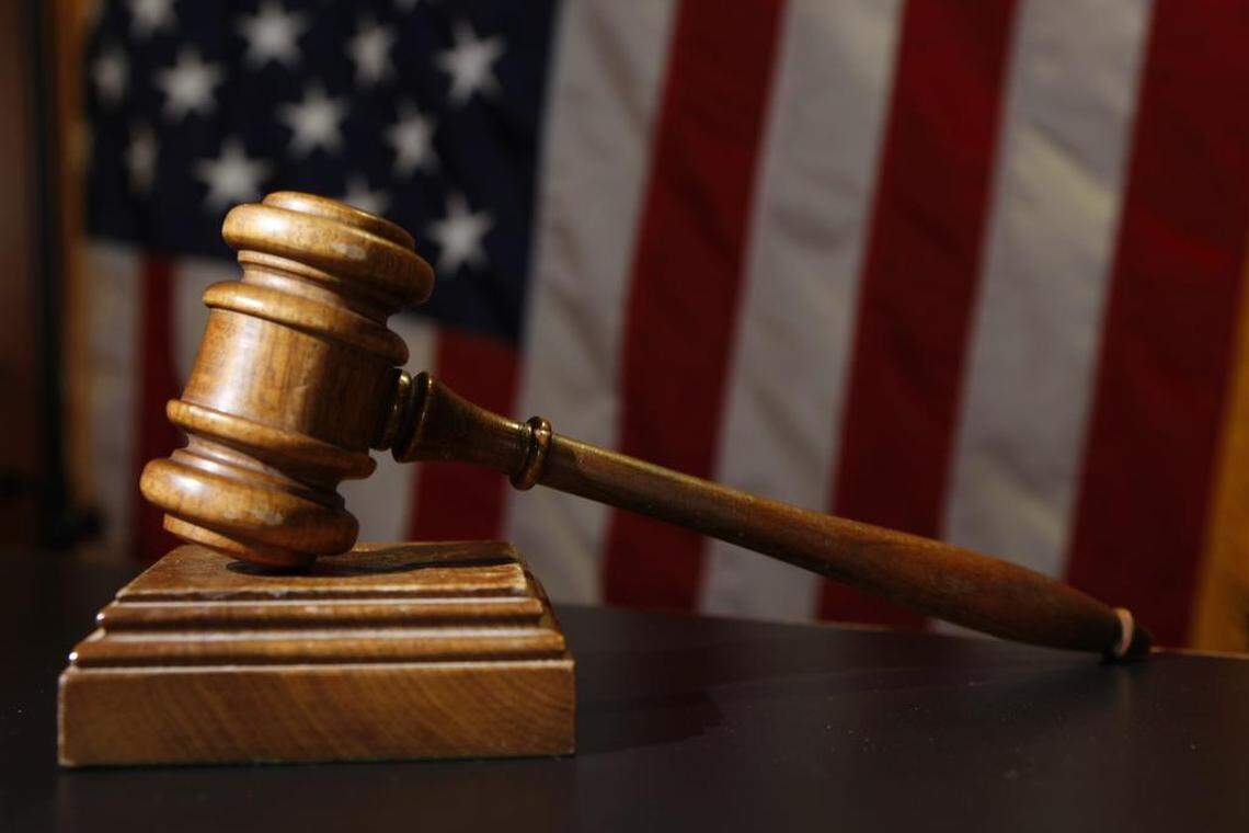 Former Kansas City postal worker pleads guilty to embezzling letters ...