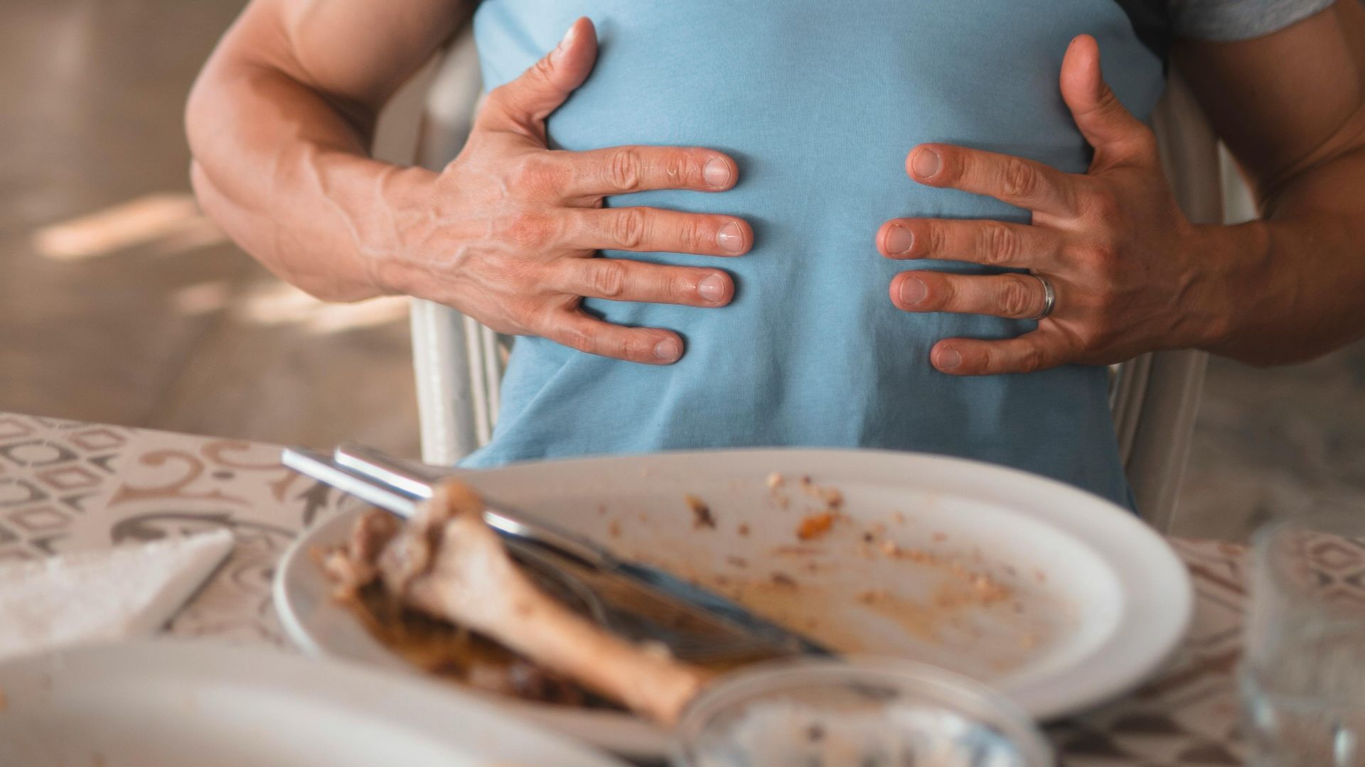 20 Bad Eating Habits Everyone's Guilty Of