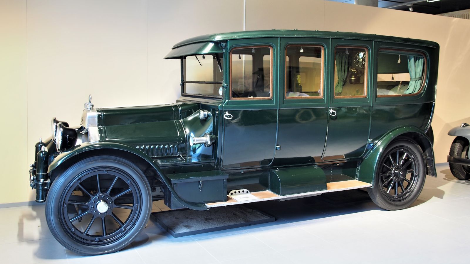 10 V8s That Started the Muscle Car Craze Before It Had a Name