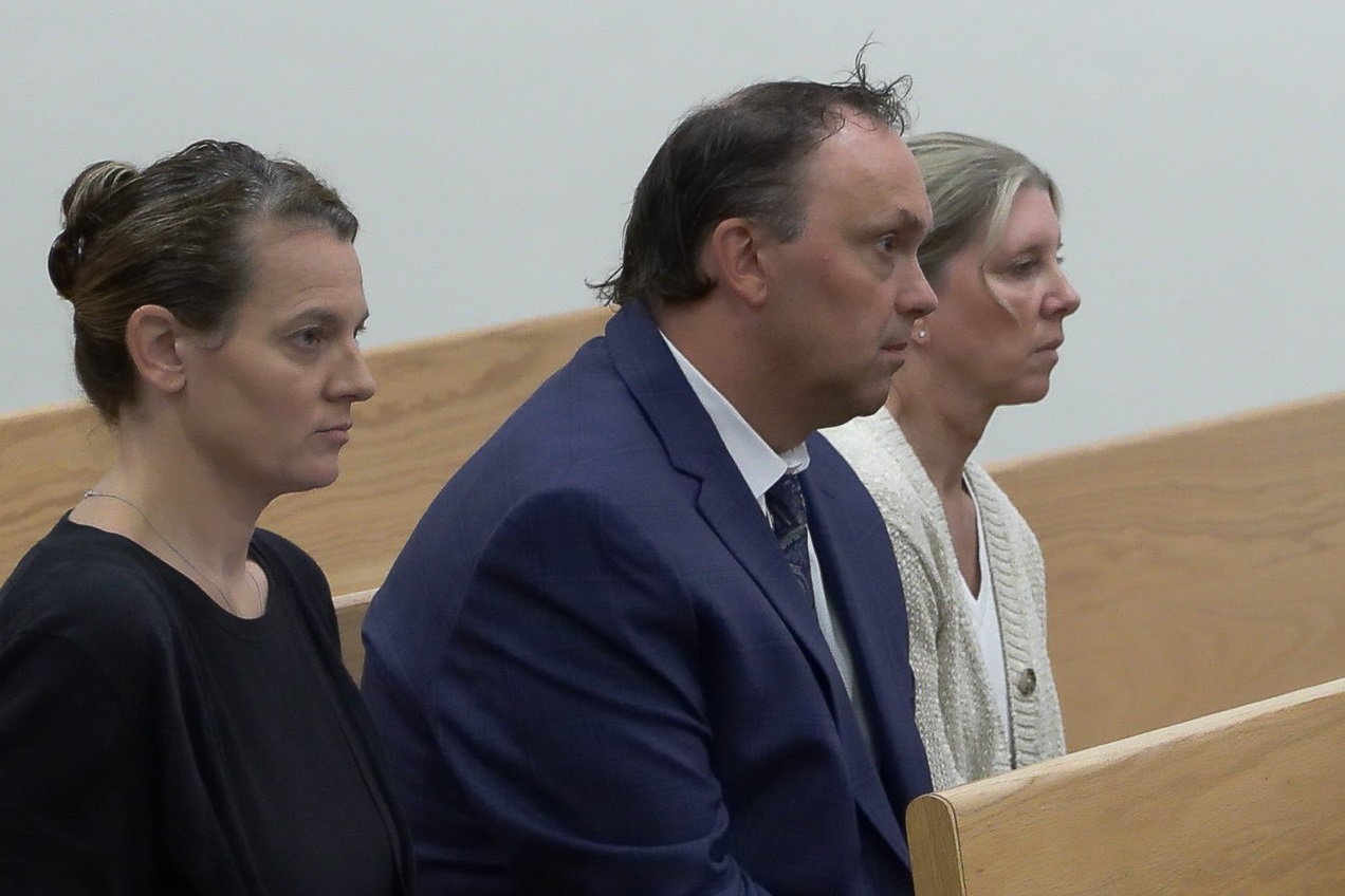 Former Boston Bruins player arrested on child enticement charges