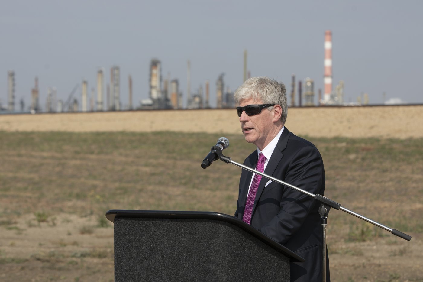 Ottawa working with Alberta, oil companies on emissions cap: Minister