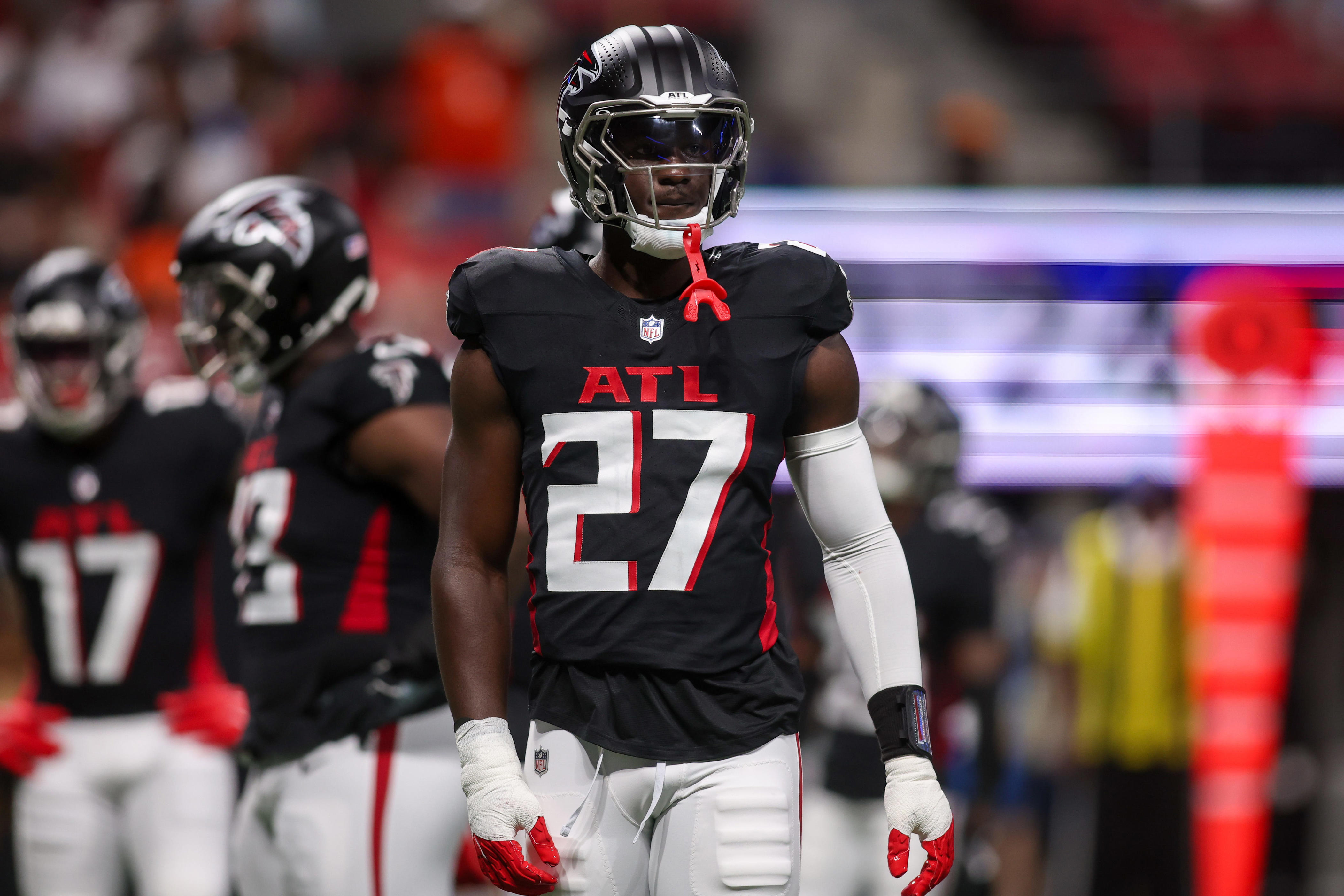Falcons list two key rookies as questionable, Vikings rule out LT
