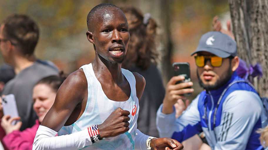 Elite Kenyan Runner Prepares to Defend Chicago Marathon Title