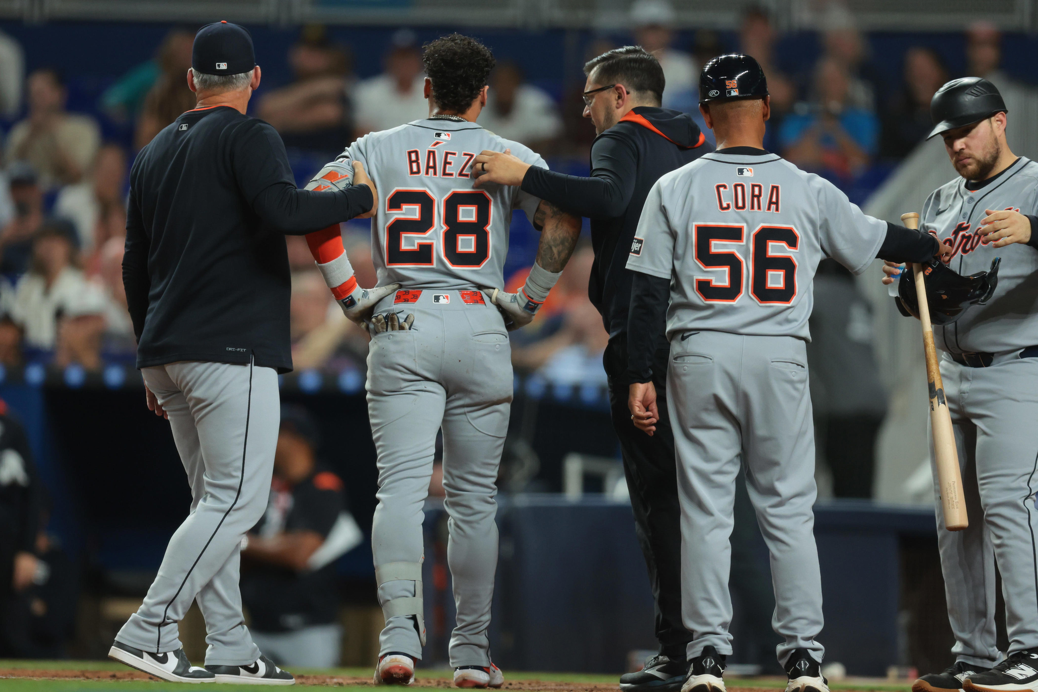 Javier Báez injury: Detroit Tigers shortstop leaves game vs. Marlins ...