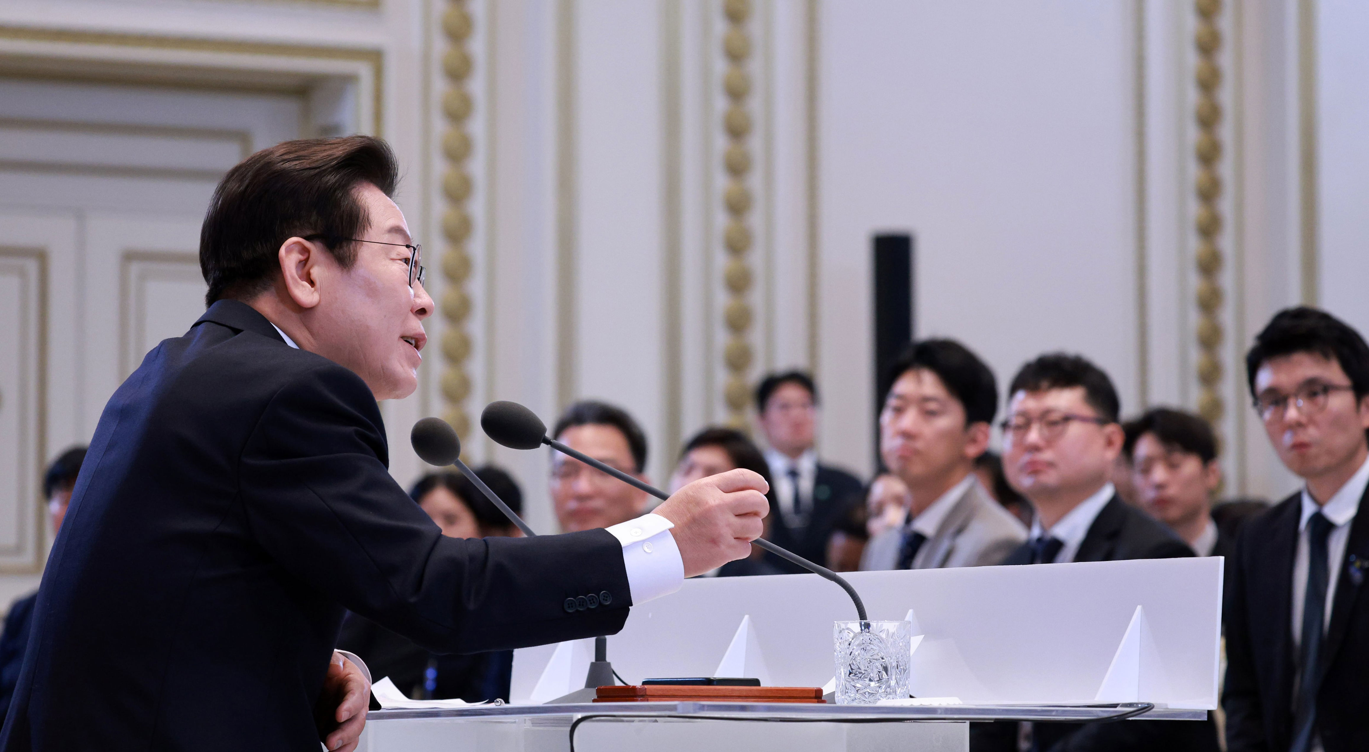 President Lee Jae-myung's power hierarchy remarks spark elected ...