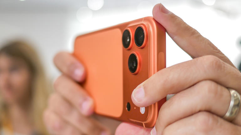 Did Apple ‘downgrade’ the telephoto camera with the iPhone 17 Pro? Here’s what you need to know