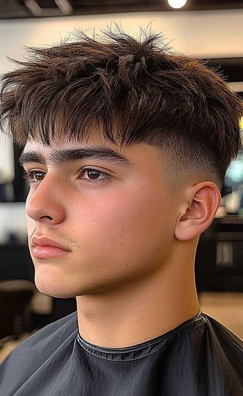 10 gaya rambut poni pria Indonesia yang keren dan trendi