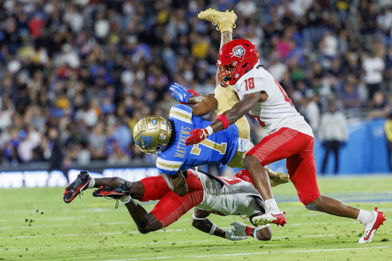 UCLA's season goes from bad to worse in loss to New Mexico at Rose Bowl