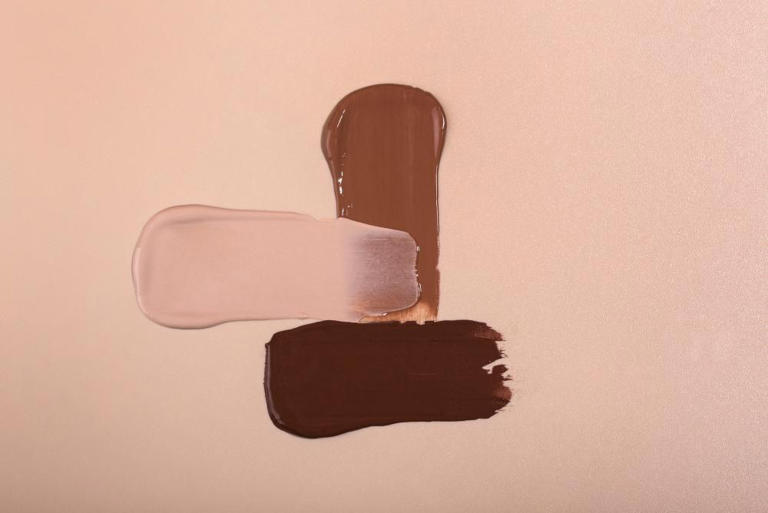 Bedanya powder, cream, dan liquid blush. Mana yang cocok untuk kamu?