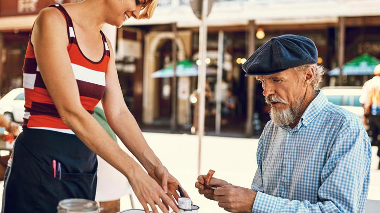 What ‘service compris’ really means in France