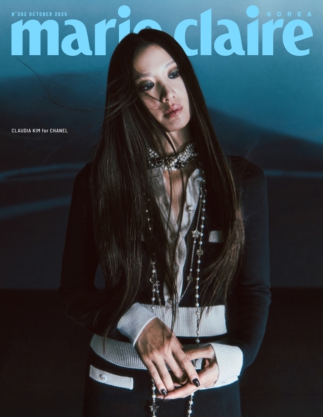 BIFF 폐막식 단독 MC 수현, 매혹의 끝 담은 화보