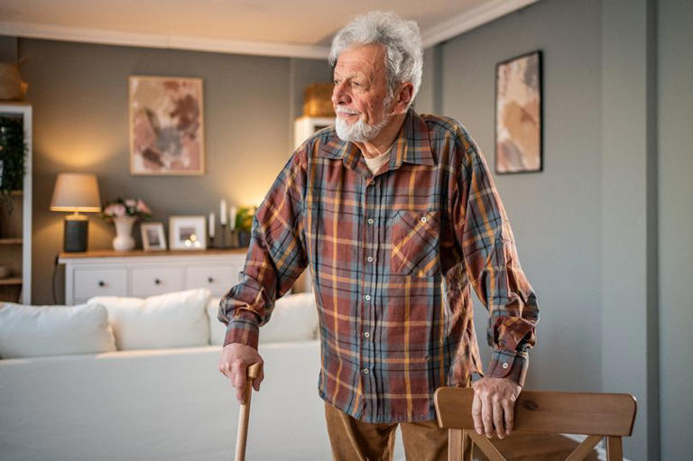 Neurologist shares five signs of dementia 'that aren't memory loss'