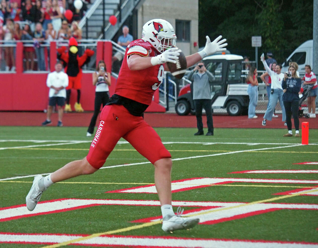No. 2 Greenwich upends No. 8 Fairfield Prep behind sophomore QB