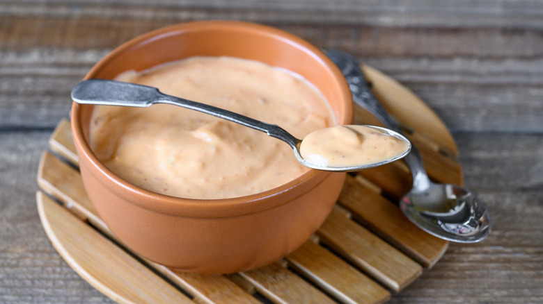 12 Types Of Salad Dressing Explained