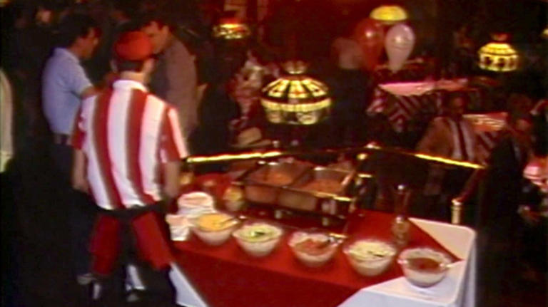 Here's What 5 Chain Restaurants Looked Like In The '80s