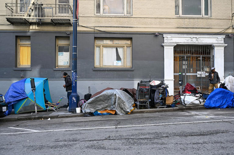 San Francisco vigilantes spraying Narcan into unsuspecting homeless ...