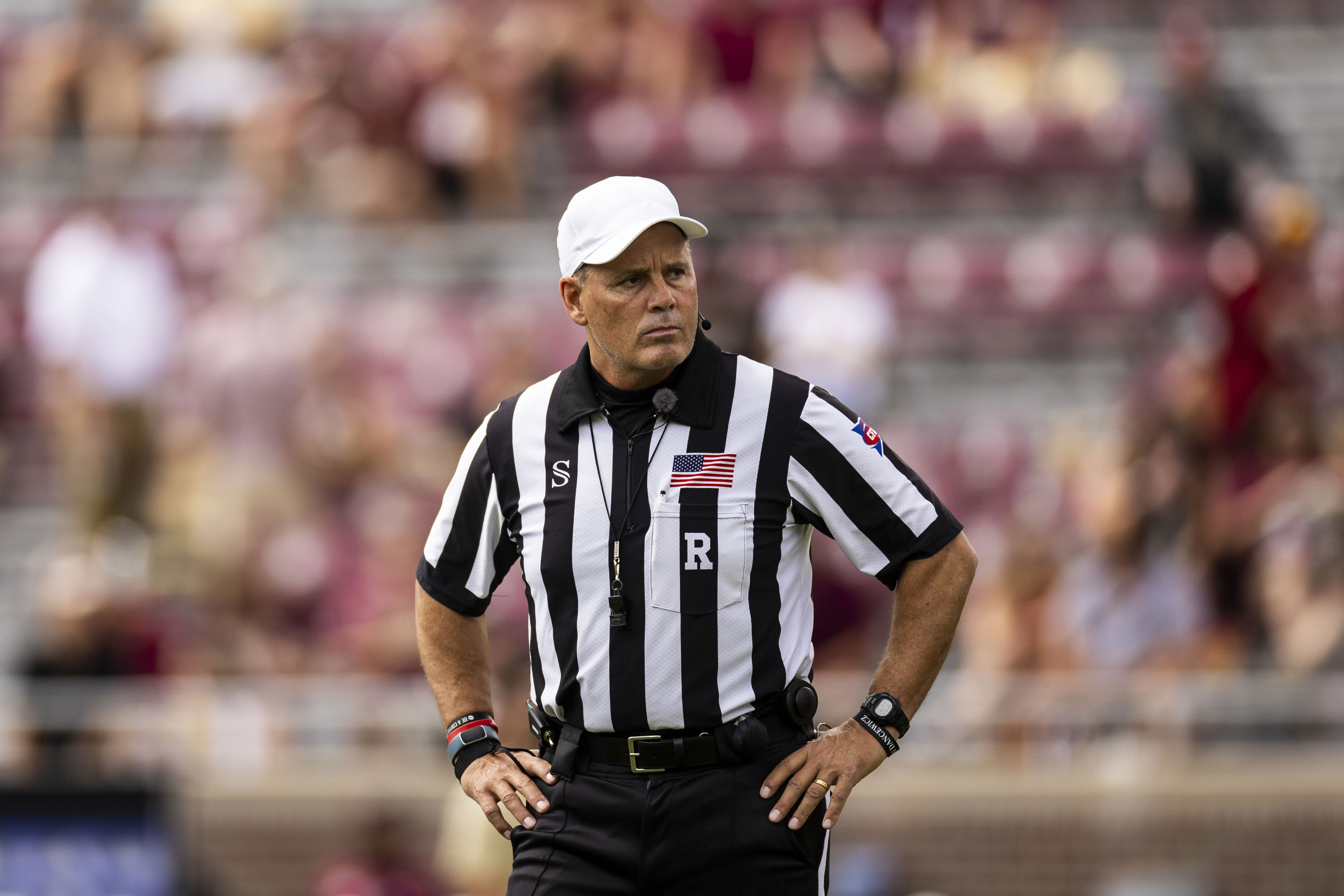 ACC ref quits in frustration after bizarre replay review in UConn-Syracuse