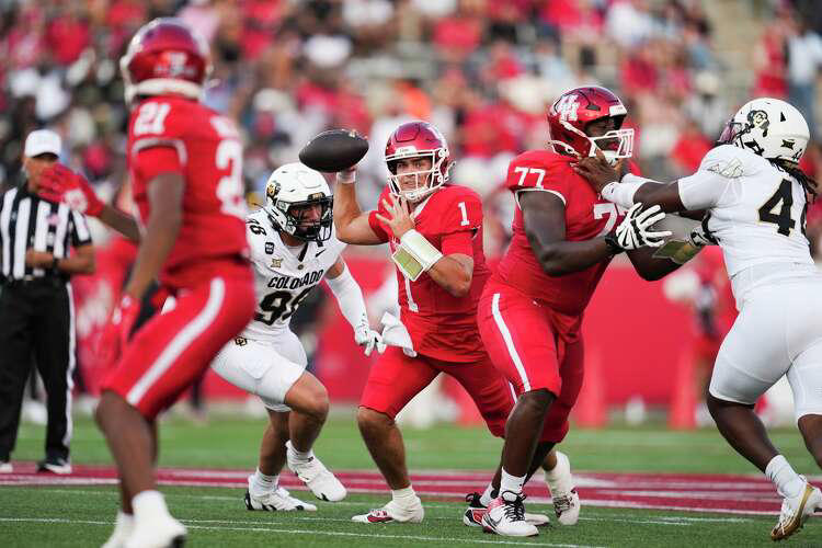 University of Houston tackle David Ndukwe injures leg against Colorado