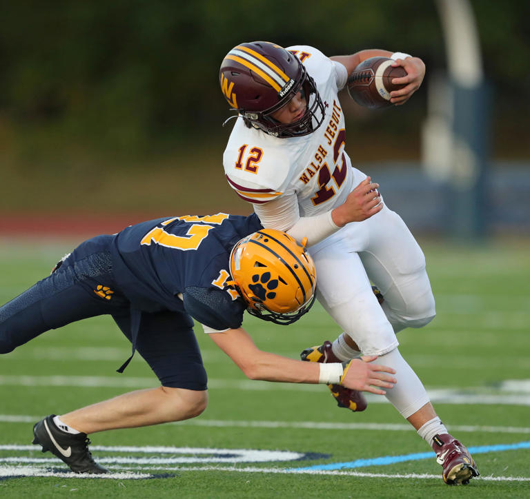 OHSAA football scores | Walsh Jesuit vs St. Ignatius recap