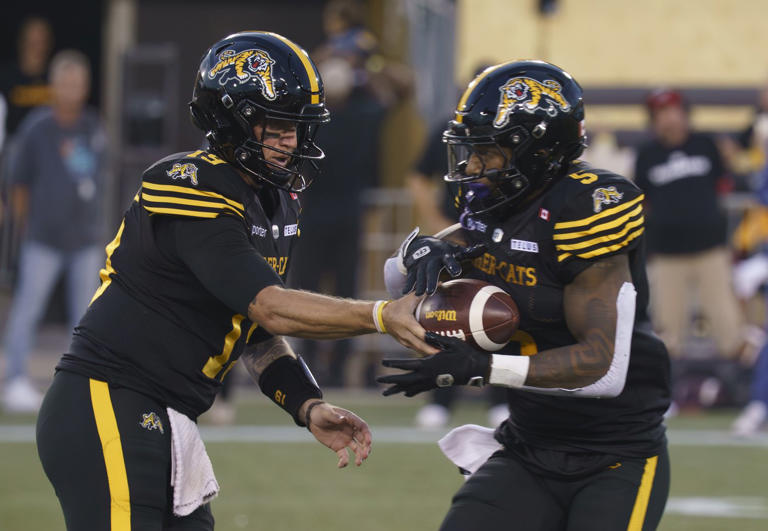 Mitchell throws two TD passes as Ticats down Blue Bombers 32-21 in ...