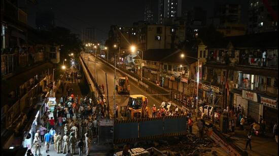 ‘We have lost’: Residents accept defeat as Elphinstone Bridge closes