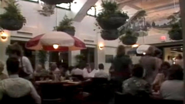 Here's What 5 Chain Restaurants Looked Like In The '80s