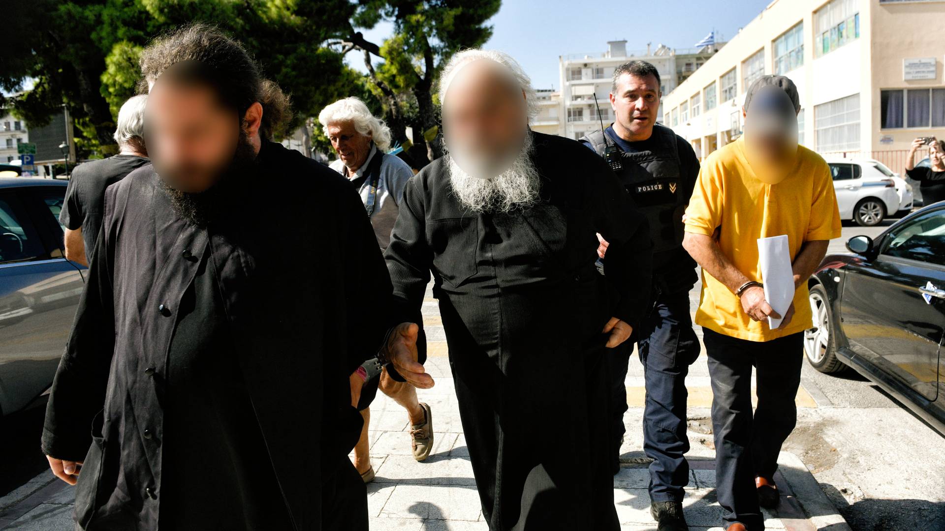 Μονή Μεγάλου Σπηλαίου: Τι ισχυρίστηκε ο ηγούμενος για τα κειμήλια του ...