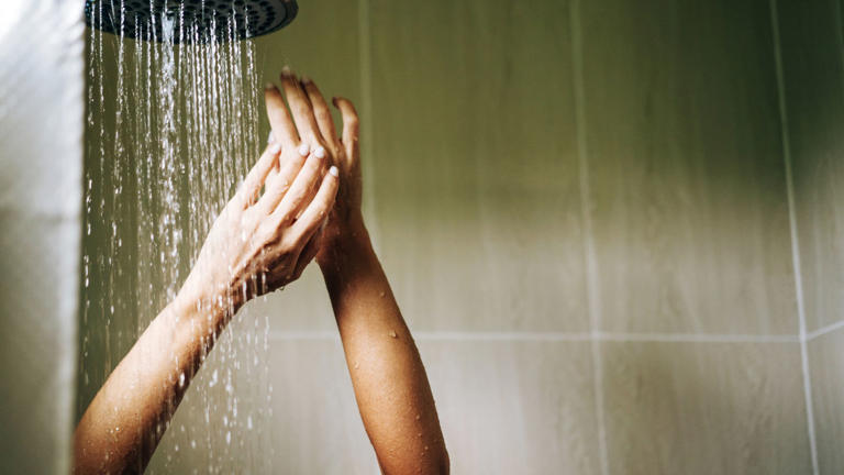 People who shower at night instead of morning experience better sleep ...