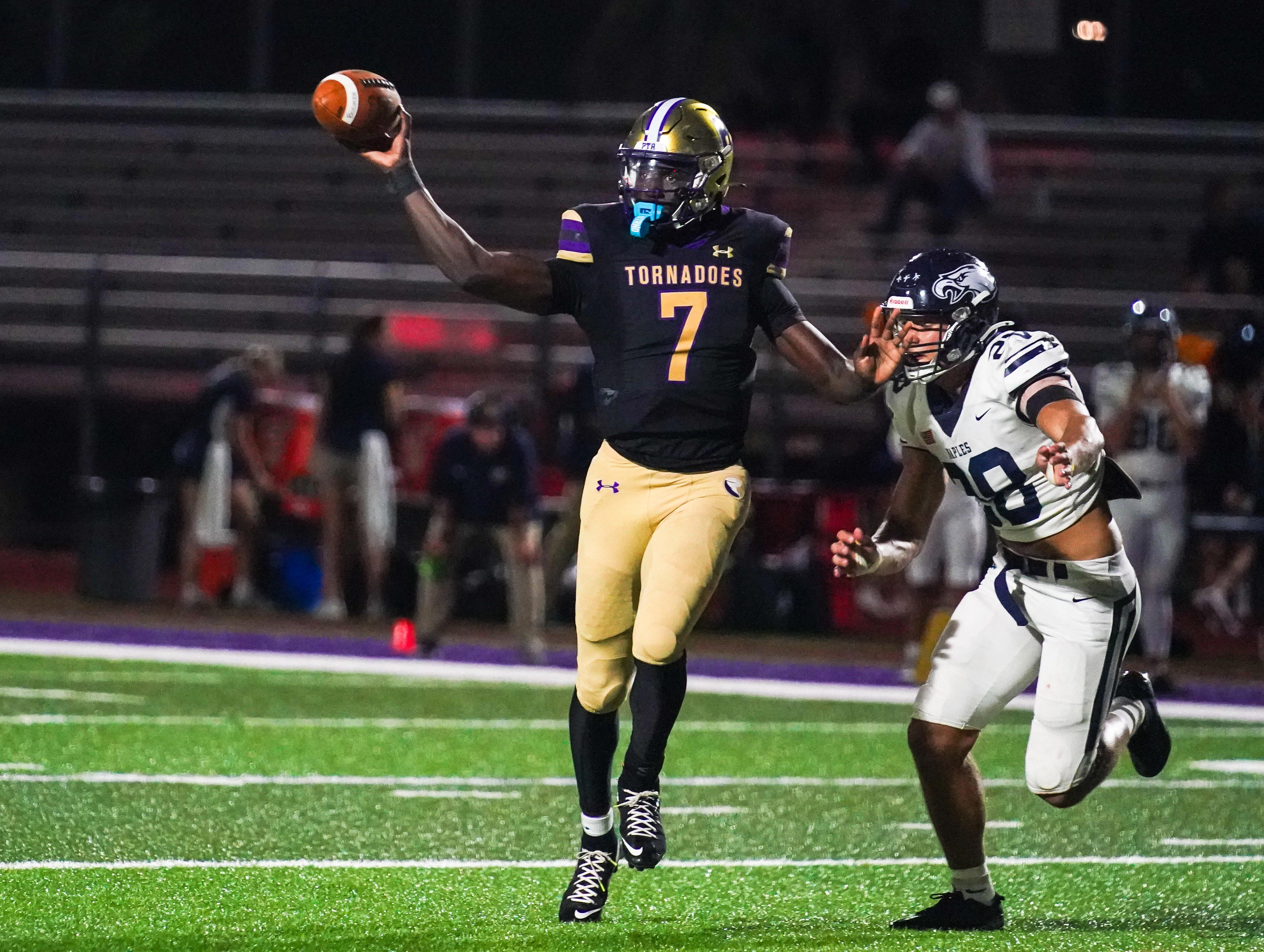 Vote for Herald-Tribune's 2025 Football Midseason Offensive and ...