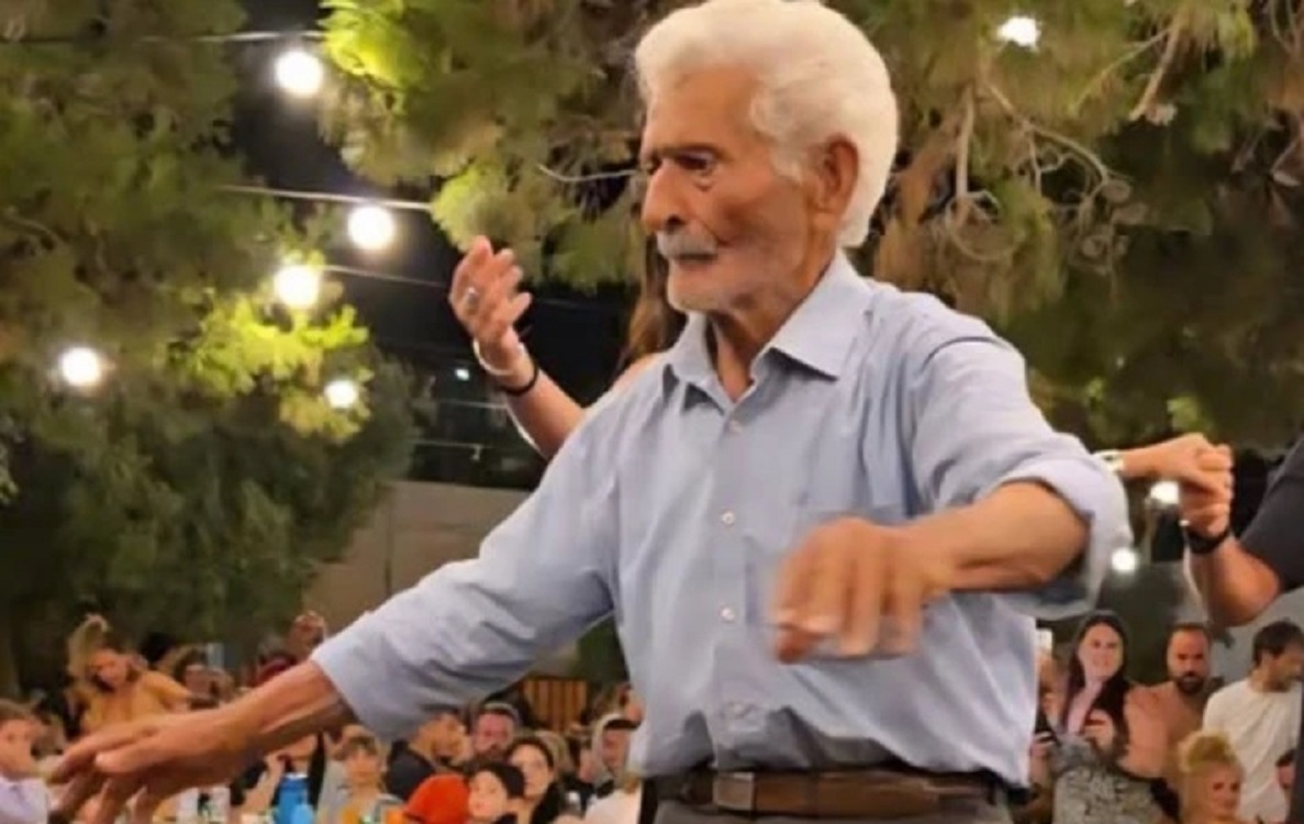 Ο «χορευταράς παππούς» της Σχοινούσας δεν είναι πια εδώ: Αποχαιρετούν ...