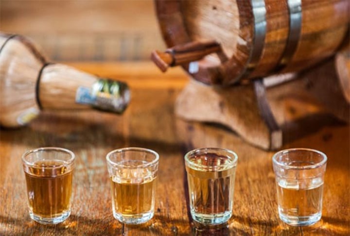 Cachaça: história, produção e sabores da bebida tradicional no Brasil