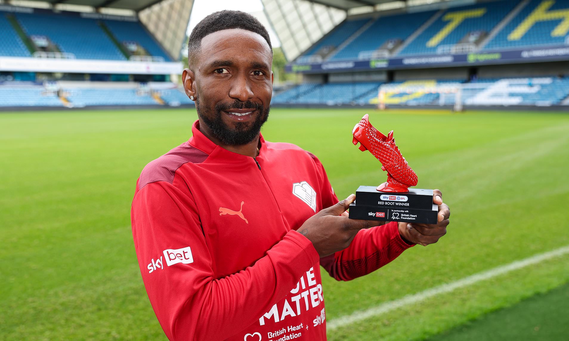 Jermain Defoe unveils new 'Red Boot' trophy as Sky Bet and BHF relaunch ...