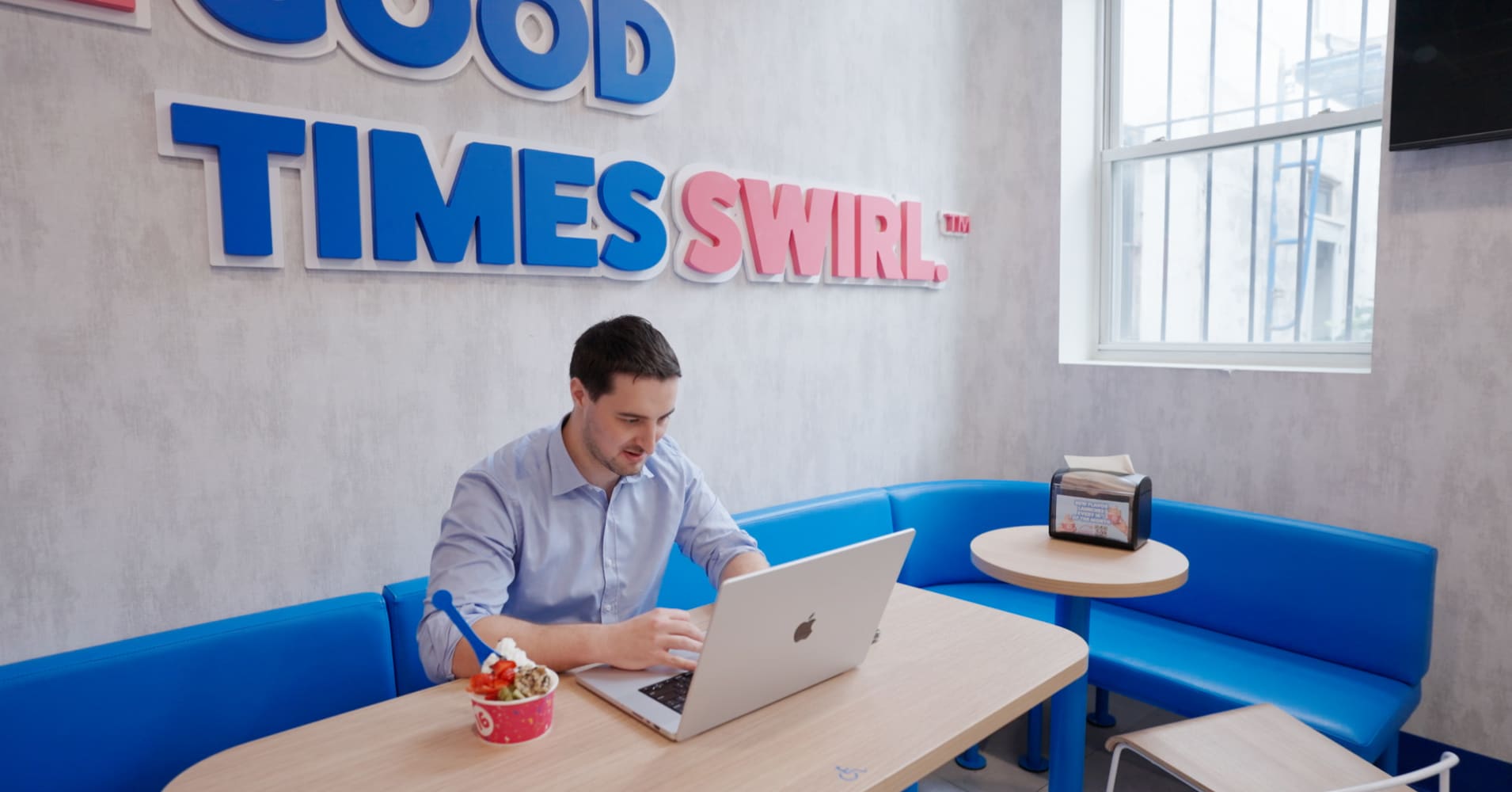 30-year-old CEO left Wall Street, bought a 'stale' frozen yogurt chain ...