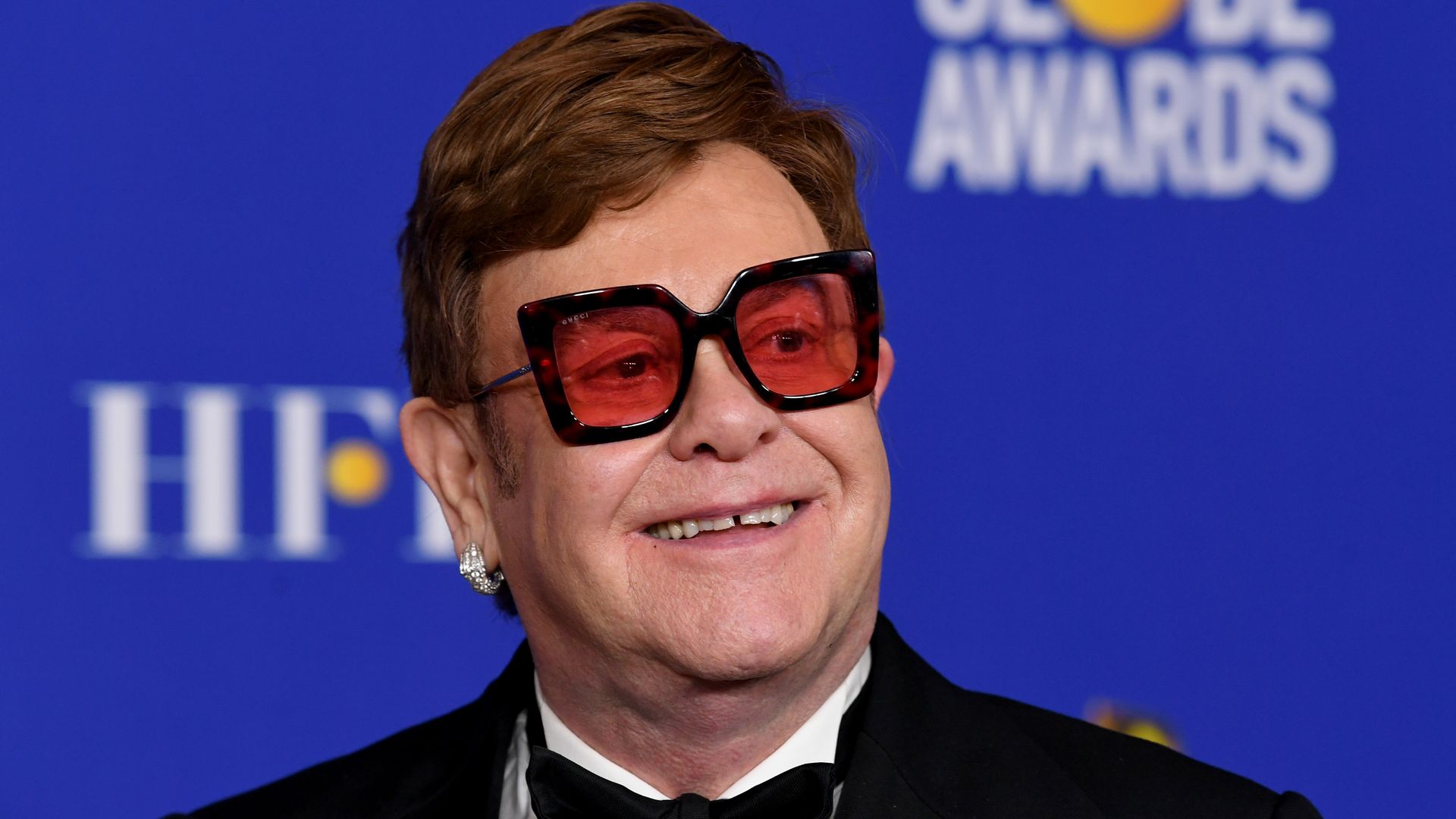 Elton John terrifies fans with hospital photo: 'My heart sank'