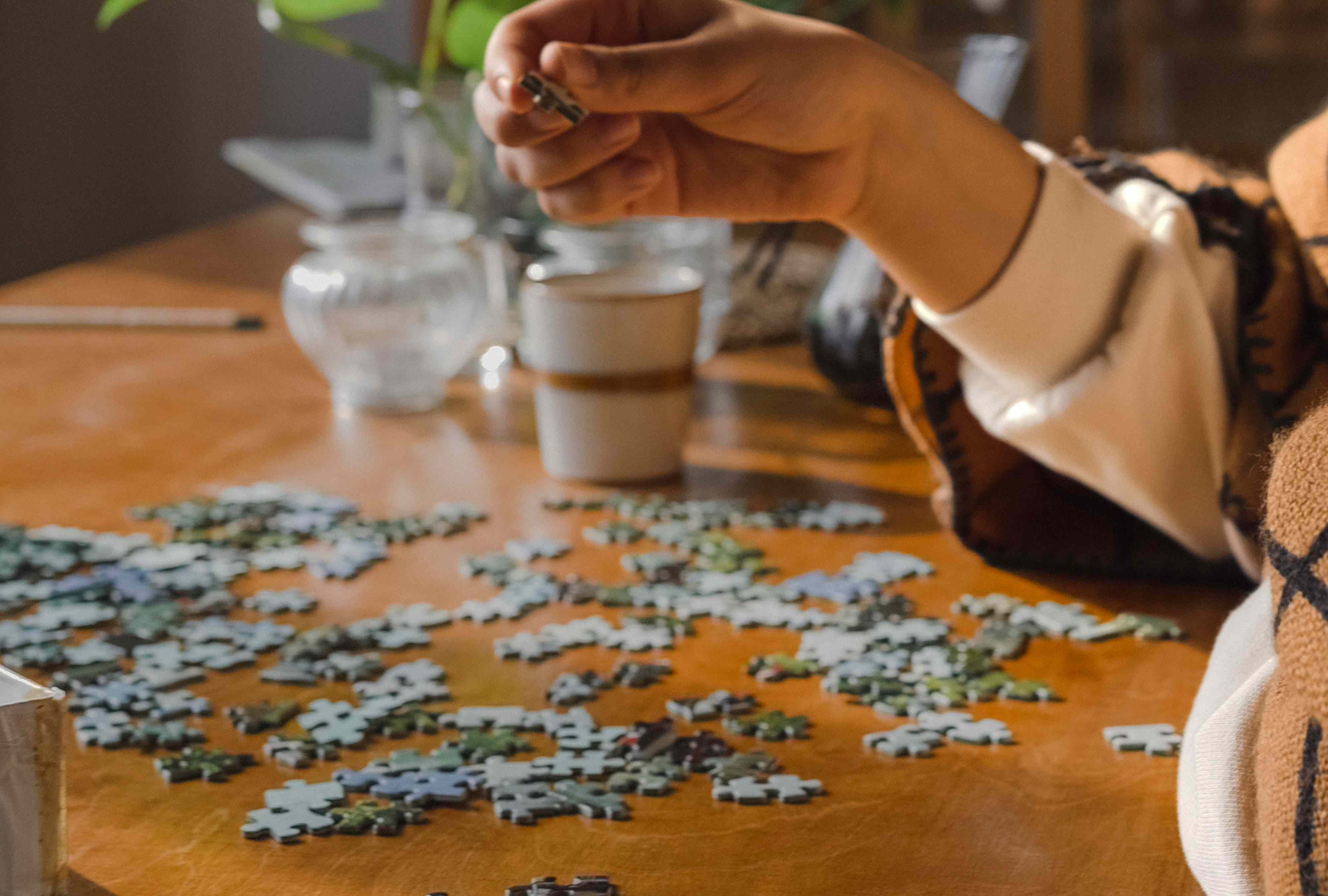 The Surprising Health Benefits of Doing Jigsaw Puzzles, According to ...