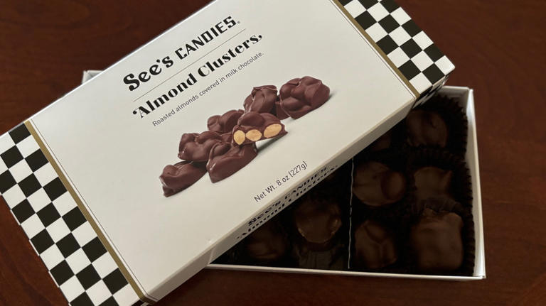 The Story Behind Warren Buffett's Favorite Candy Is More Than Just An ...