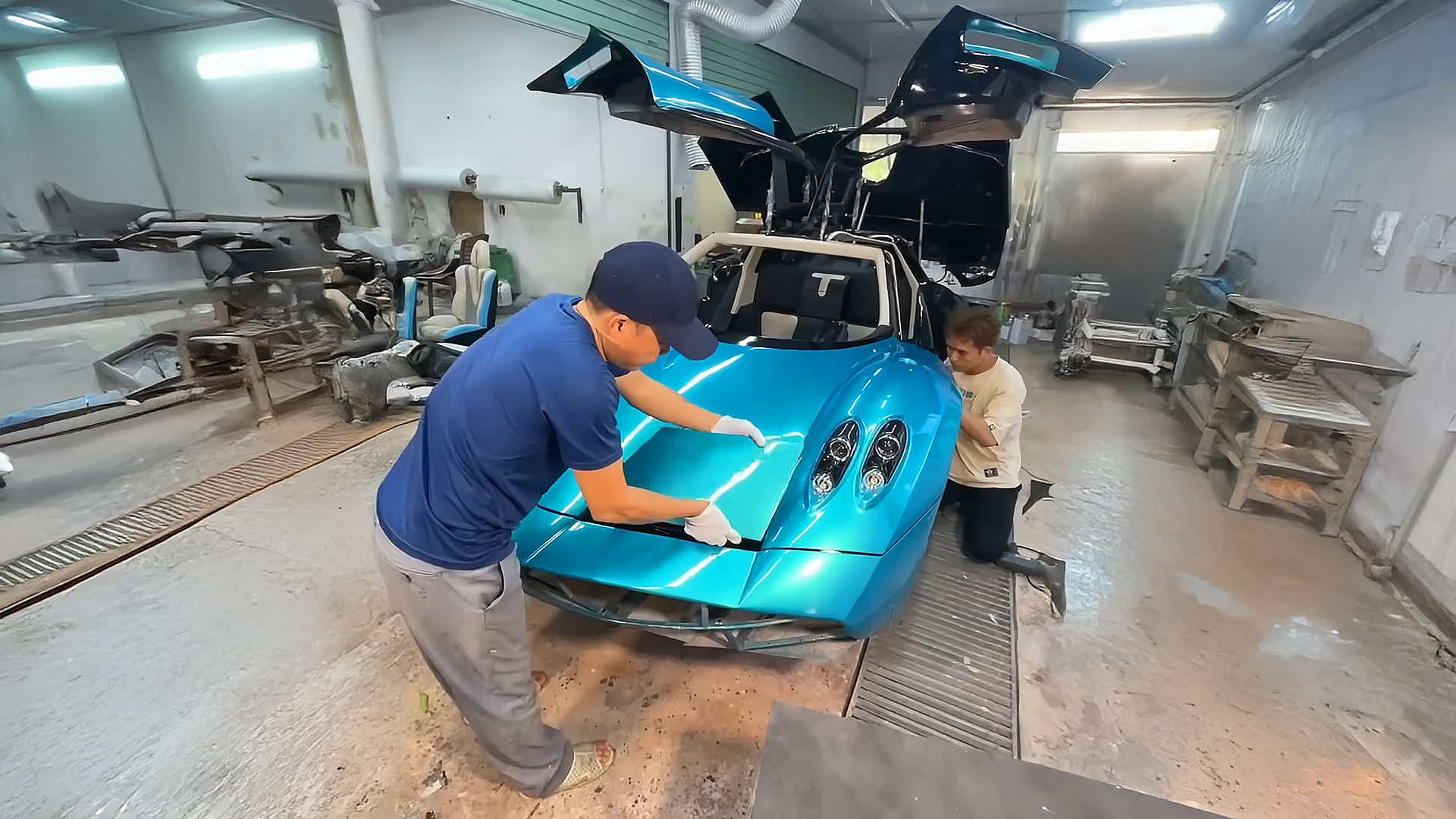 I built a Pagani Huayra at home! 🏎️💨