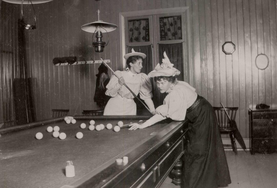 20 Photos of Pool Halls and Billiard Rooms From a Bygone Era