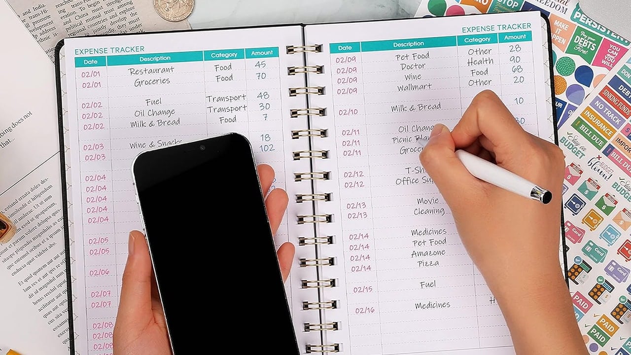 10 habits that finally helped me stop living paycheck to paycheck