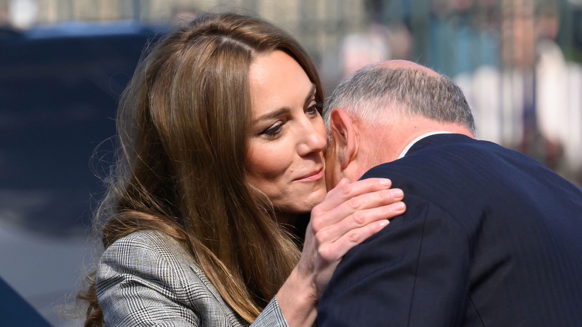 Kate Middleton protagoniza un emotivo reencuentro con Jamie Lowther ...