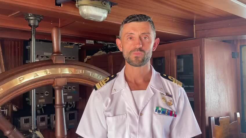 Palinuro, intervista al capitano di fregata Montella al comando della ...