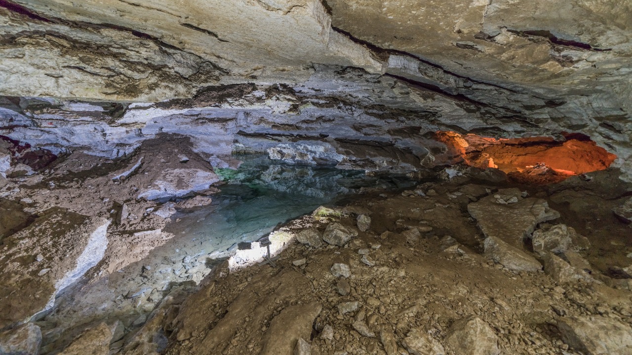Scientists uncover giant underground cave system in the U.S.
